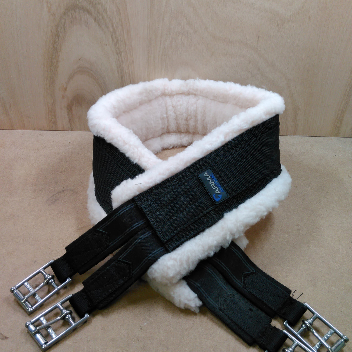 [Grade C - Clearance] Shires Fleece Lined Girth Black 50 Inch – 50 Inc ...
